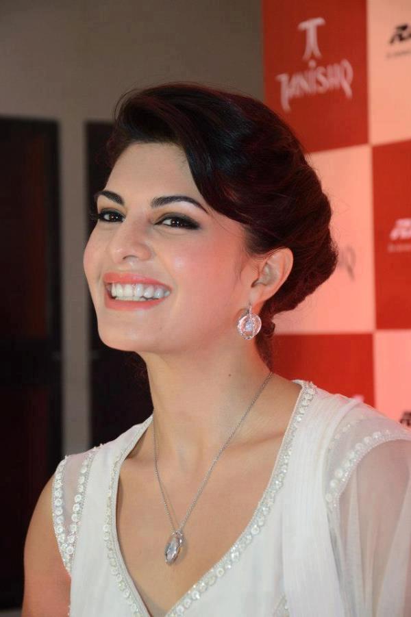 Beautiful Jacqueline Fernandez sweet smile | Movie Trailers - News ...