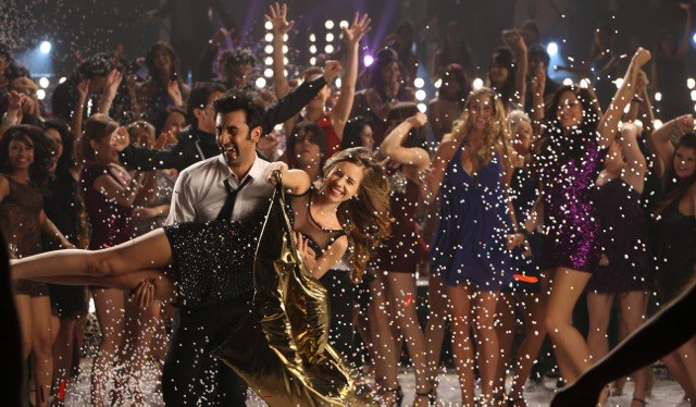Watch Badtameez Dil Video Song from Yeh Jawaani Hai Deewani | Video Songs