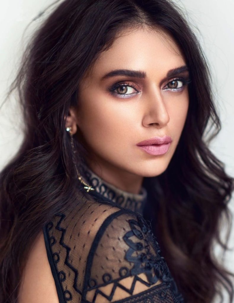Aditi Rao Hydari Vogue India magazine November 2016 Photoshoot ...